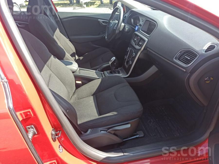 Sarkans Volvo V40 2012 Daugavpils, ar dzinēja tilpumu 1.60 L un nobraukumu 0 tūkst. km par 5500 €, foto 15 vietnē AUTOMOTO.COM.LV