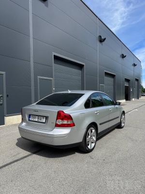 Volvo V40 2004 Tallina, ar dzinēja tilpumu 0.00 L un nobraukumu 330 tūkst. km par 2100 €, foto 4 vietnē AUTOMOTO.COM.LV
