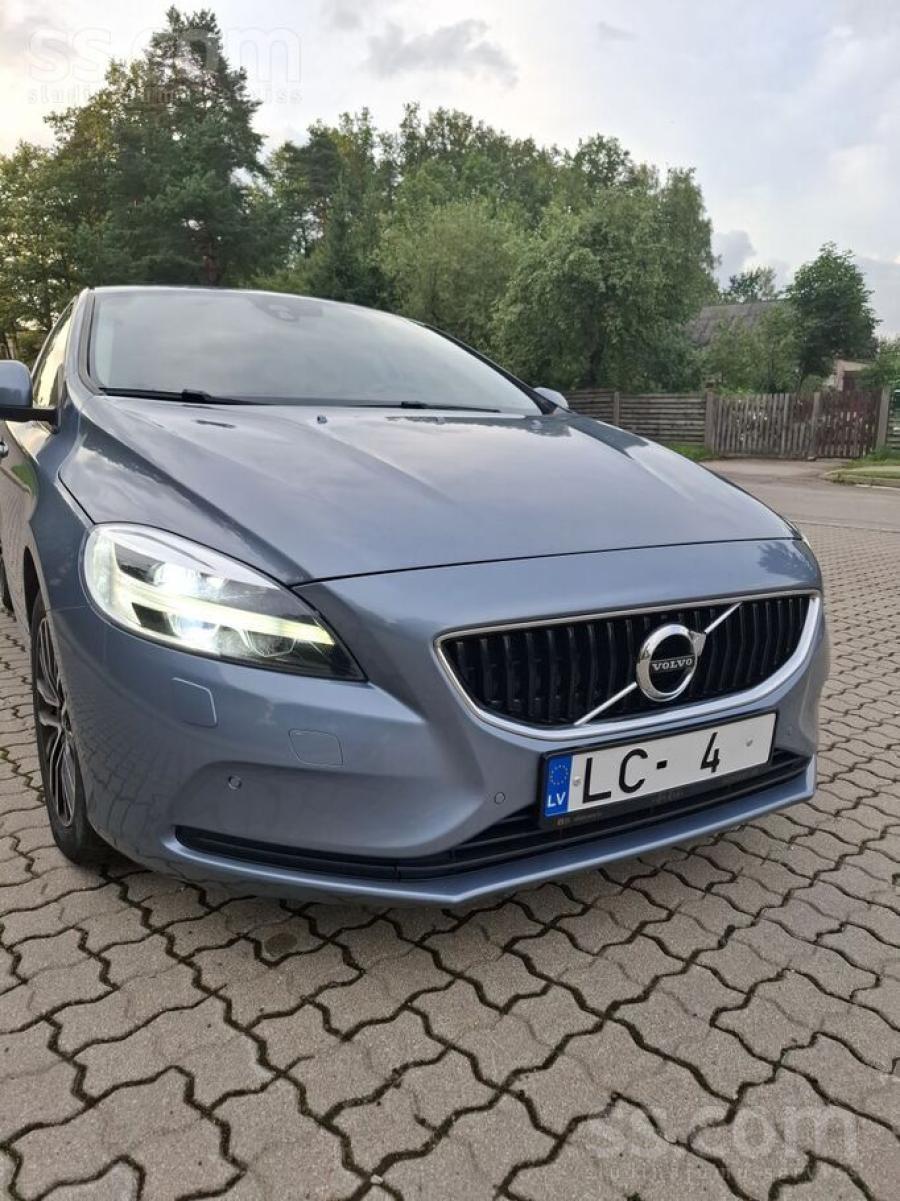 Volvo V40 2017 Rīga, ar dzinēja tilpumu 2.00 L un nobraukumu 0 tūkst. km par 10250 €, foto 1 vietnē AUTOMOTO.COM.LV