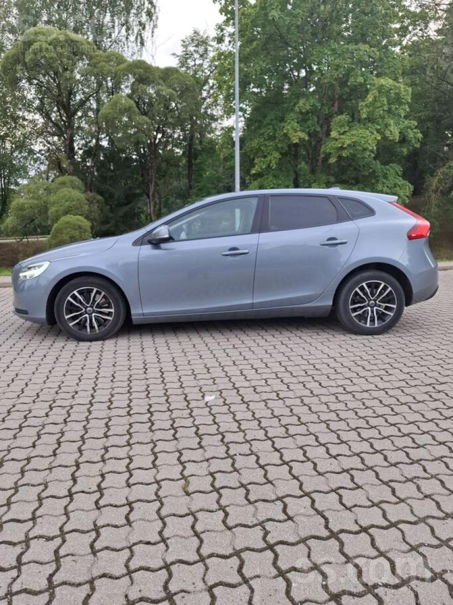 Volvo V40 2017 Rīga, ar dzinēja tilpumu 2.00 L un nobraukumu 0 tūkst. km par 10250 €, foto 5 vietnē AUTOMOTO.COM.LV