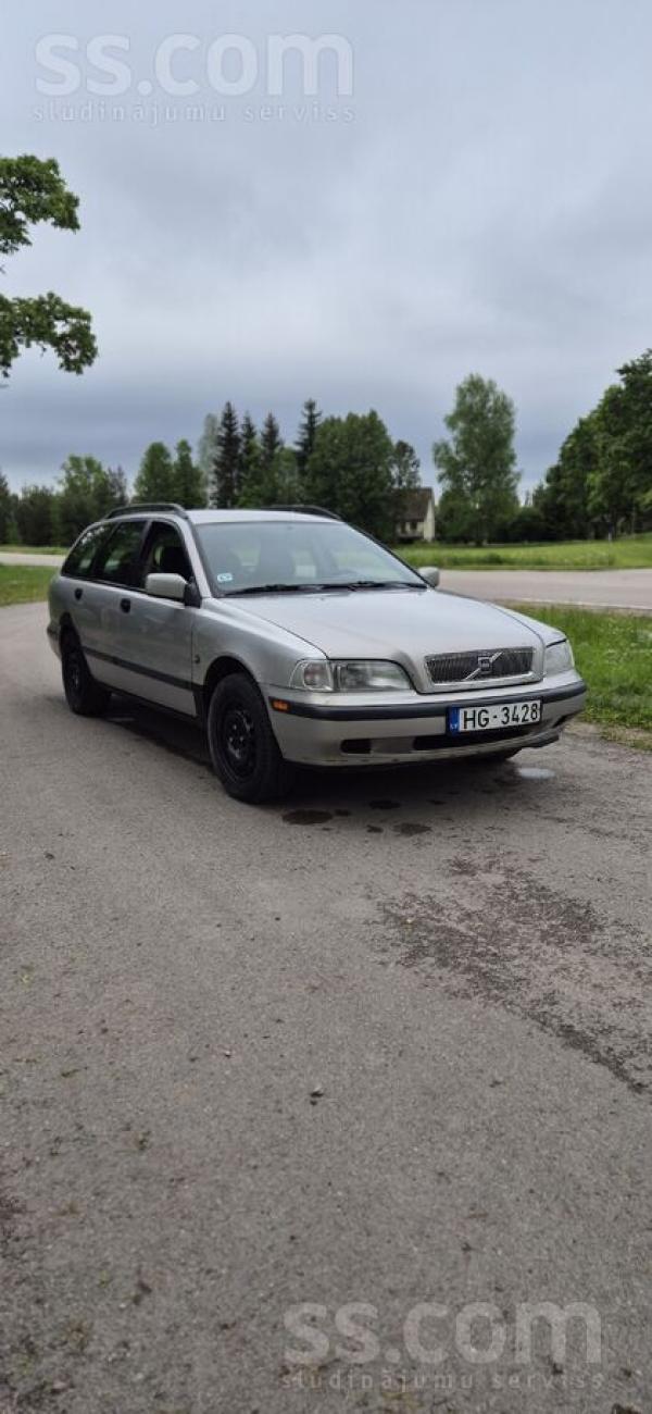 Volvo V40 1998 Rēzekne, ar dzinēja tilpumu 1.80 L un nobraukumu 385 tūkst. km par 6350 €, foto 1 vietnē AUTOMOTO.COM.LV