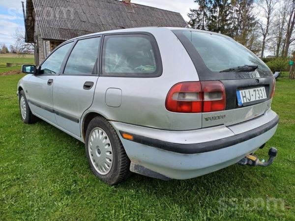 Volvo V40 1998 in Balvi, with an engine capacity of 1.80 L and mileage of 277 thousand km for 800 €, photo 1 on AUTOMOTO.COM.LV