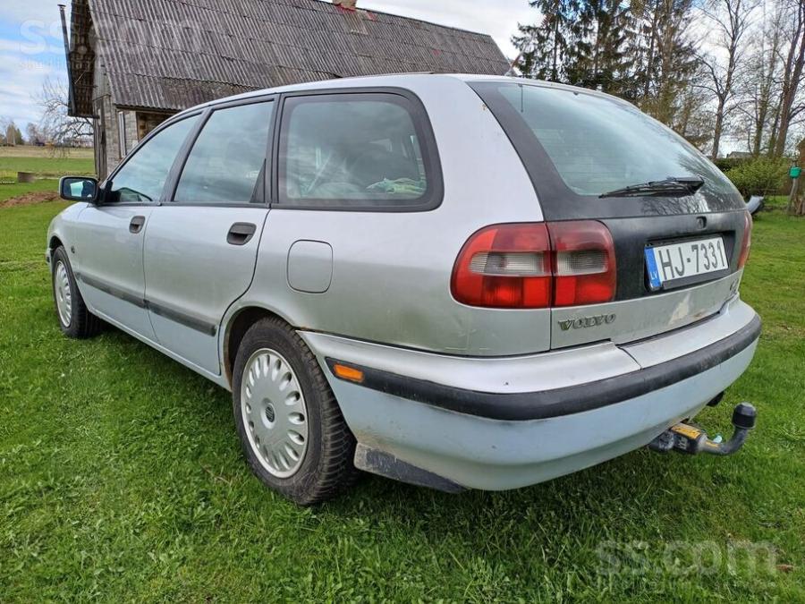 Volvo V40 1998 in Balvi, with an engine capacity of 1.80 L and mileage of 277 thousand km for 800 €, photo 1 on AUTOMOTO.COM.LV