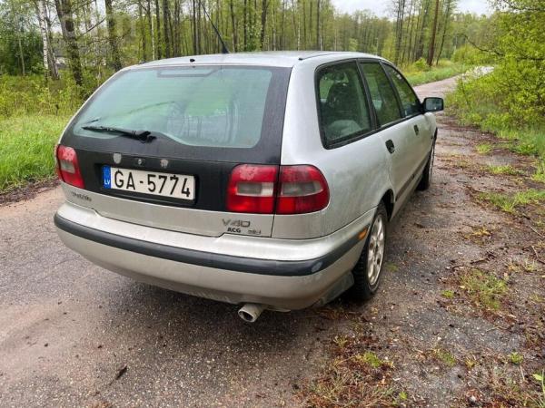 Volvo V40 1999 Rīga, ar dzinēja tilpumu 2.00 L un nobraukumu 319 tūkst. km par 750 €, foto 2 vietnē AUTOMOTO.COM.LV