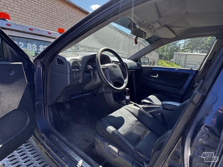 Volvo V40 2000 Šauļi, ar dzinēja tilpumu 1.90 L un nobraukumu 306 tūkst. km par 320 €, foto 6 vietnē AUTOMOTO.COM.LV