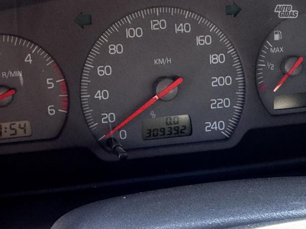 Volvo V40 2000 Šauļi, ar dzinēja tilpumu 1.90 L un nobraukumu 306 tūkst. km par 320 €, foto 7 vietnē AUTOMOTO.COM.LV