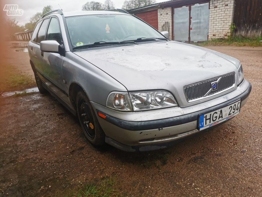 Volvo V40 2000 in Ignalina, with an engine capacity of 2.70 L and mileage of 283 thousand km for 230 €, photo 3 on AUTOMOTO.COM.LV