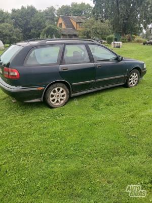 Volvo V40 2000 in Panevezys, with an engine capacity of 1.60 L and mileage of 220 thousand km for 350 €, photo 5 on AUTOMOTO.COM.LV