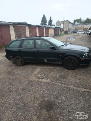 Volvo V40 2000 in Panevezys, with an engine capacity of 1.90 L and mileage of 365 thousand km for 700 €, photo 9 on AUTOMOTO.COM.LV