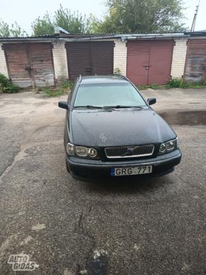 Volvo V40 2000 in Panevezys, with an engine capacity of 1.90 L and mileage of 365 thousand km for 700 €, photo 10 on AUTOMOTO.COM.LV