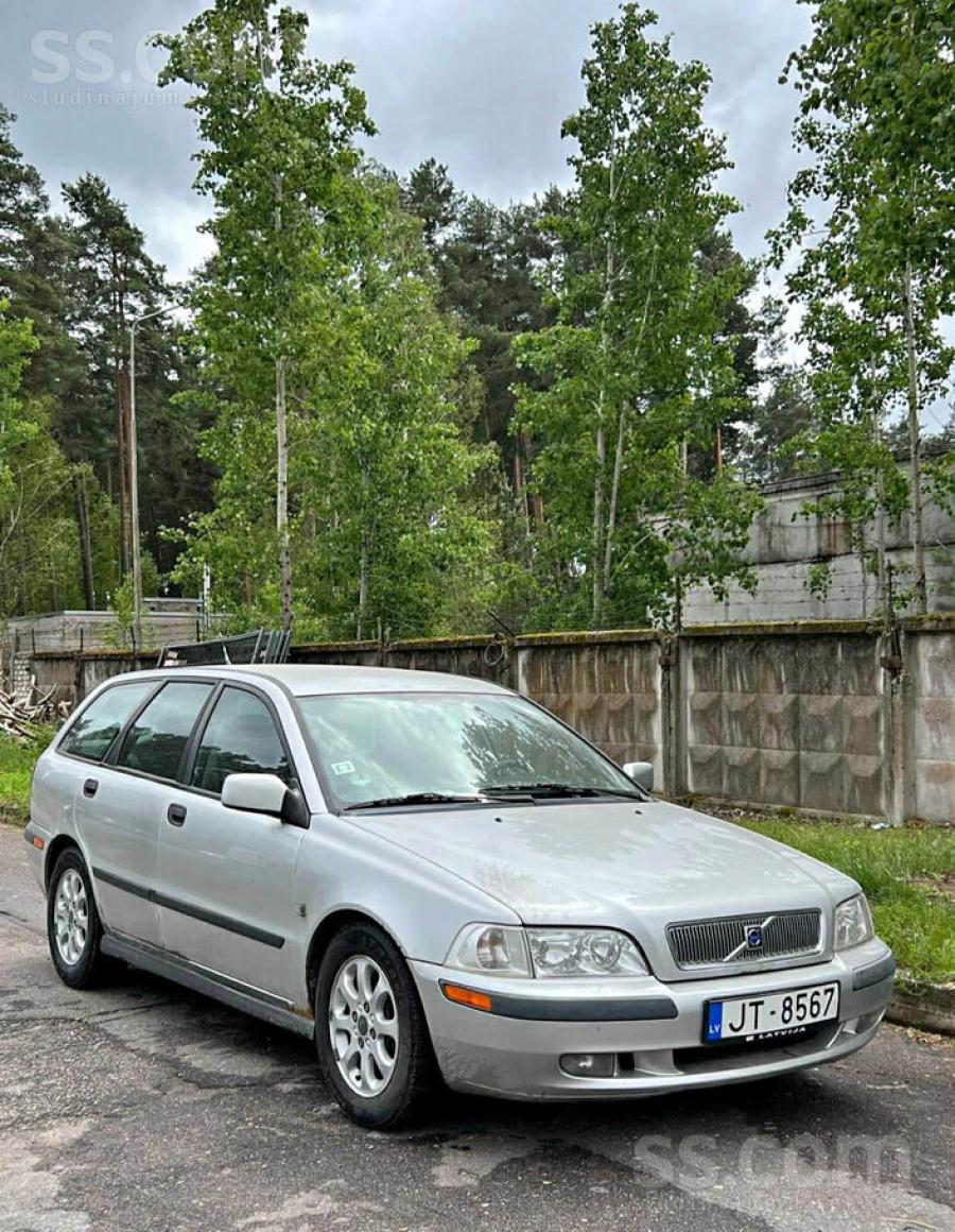Volvo V40 2001 Rīga, ar dzinēja tilpumu 1.90 L un nobraukumu 365 tūkst. km par 1000 €, foto 1 vietnē AUTOMOTO.COM.LV
