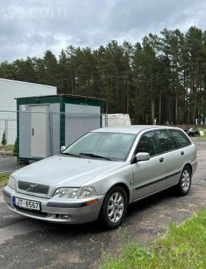 Volvo V40 2001 Rīga, ar dzinēja tilpumu 1.90 L un nobraukumu 365 tūkst. km par 1000 €, foto 2 vietnē AUTOMOTO.COM.LV
