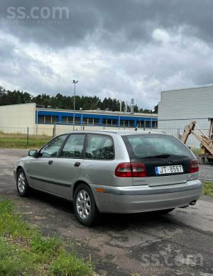 Volvo V40 2001 Rīga, ar dzinēja tilpumu 1.90 L un nobraukumu 365 tūkst. km par 1000 €, foto 4 vietnē AUTOMOTO.COM.LV