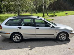 Volvo V40 2001 in Vilnius, with an engine capacity of 1.90 L and mileage of 343 thousand km for 950 €, photo 5 on AUTOMOTO.COM.LV