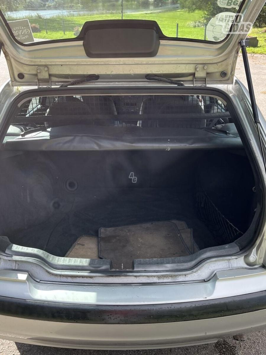 Volvo V40 2001 in Vilnius, with an engine capacity of 1.90 L and mileage of 343 thousand km for 950 €, photo 7 on AUTOMOTO.COM.LV