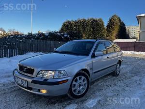 Volvo V40 2002 in Riga, with an engine capacity of 2.00 L and mileage of 285 thousand km for 1230 €, photo  on AUTOMOTO.COM.LV