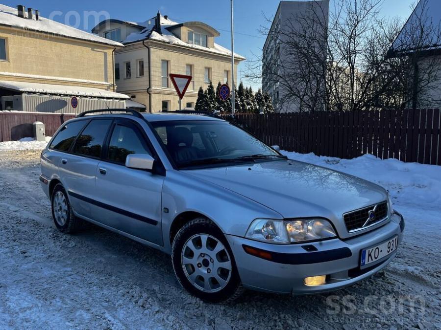 Volvo V40 2002 in Riga, with an engine capacity of 2.00 L and mileage of 285 thousand km for 1230 €, photo 2 on AUTOMOTO.COM.LV