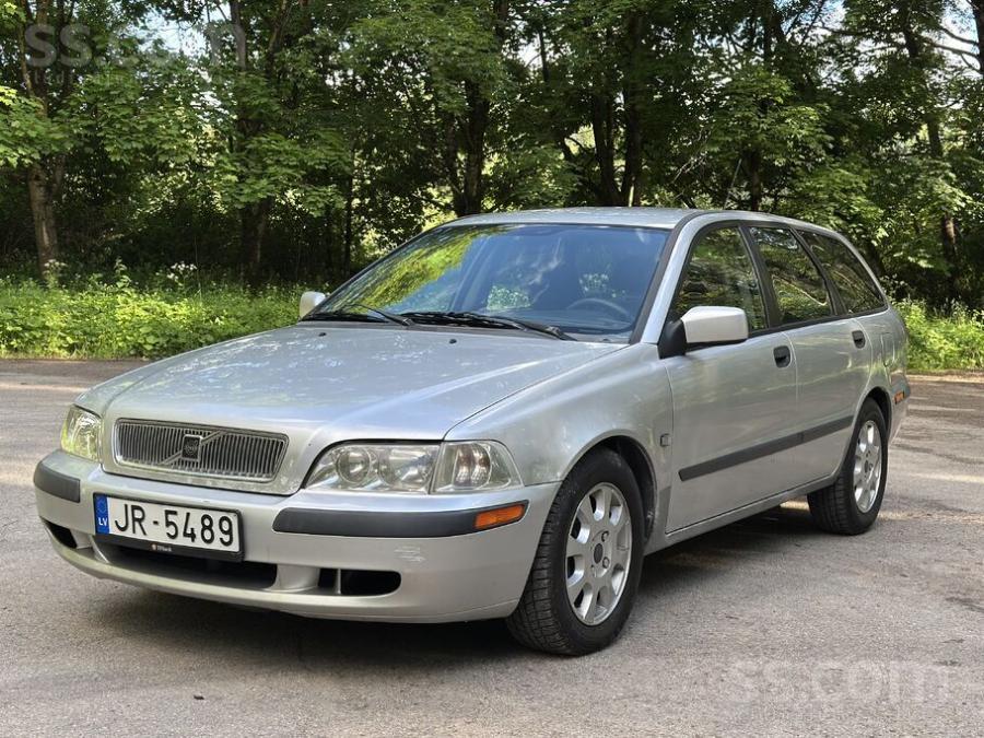 Volvo V40 2002 Rīga, ar dzinēja tilpumu 1.90 L un nobraukumu 0 tūkst. km par 990 €, foto 4 vietnē AUTOMOTO.COM.LV