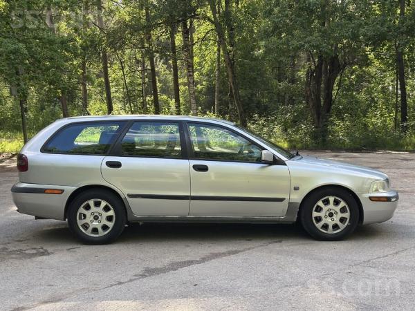 Вольво В40 2002 в Рига, объемом двигателя 1.90 л и пробегом 0 тыс. км за 990 €, фото 5 на AUTOMOTO.COM.LV