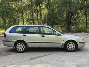 Volvo V40 2002 Rīga, ar dzinēja tilpumu 1.90 L un nobraukumu 0 tūkst. km par 990 €, foto 6 vietnē AUTOMOTO.COM.LV