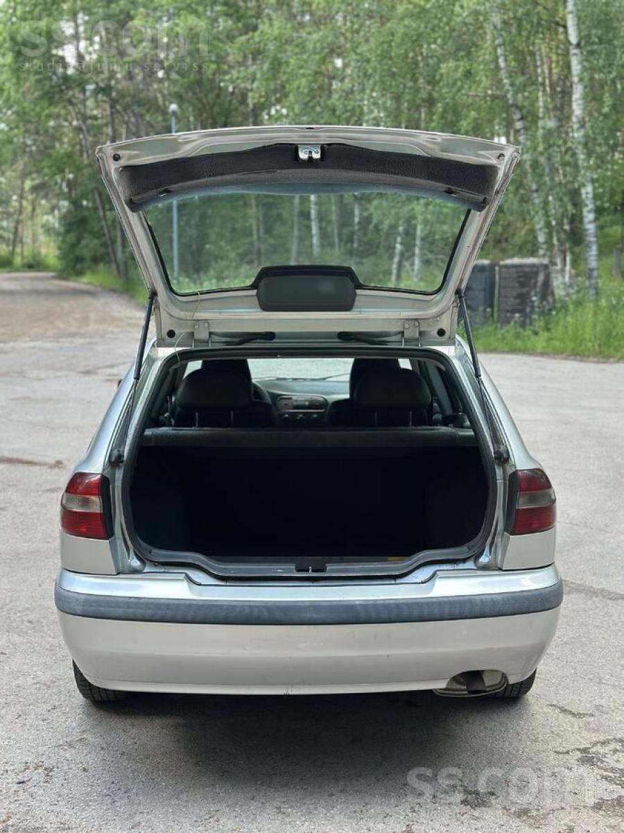 Volvo V40 2002 Rīga, ar dzinēja tilpumu 1.90 L un nobraukumu 0 tūkst. km par 990 €, foto 16 vietnē AUTOMOTO.COM.LV