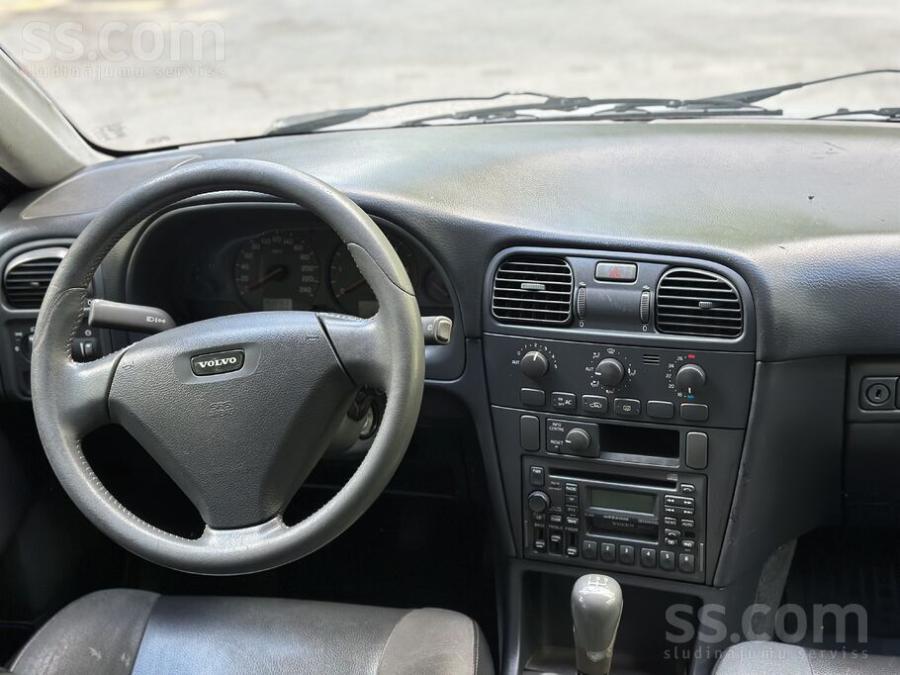 Volvo V40 2002 Rīga, ar dzinēja tilpumu 1.90 L un nobraukumu 0 tūkst. km par 990 €, foto 18 vietnē AUTOMOTO.COM.LV