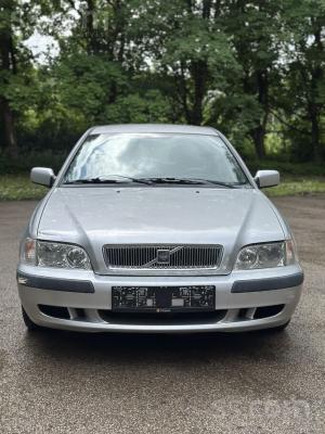 Volvo V40 2002 Rīga, ar dzinēja tilpumu 1.90 L un nobraukumu 0 tūkst. km par 950 €, foto  vietnē AUTOMOTO.COM.LV