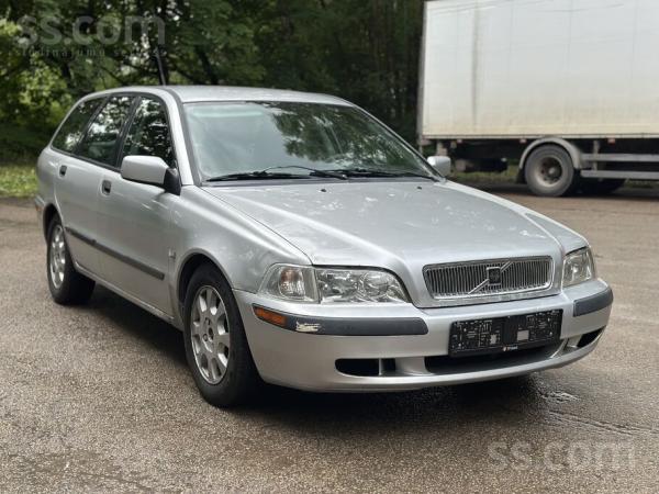 Вольво В40 2002 в Рига, объемом двигателя 1.90 л и пробегом 0 тыс. км за 950 €, фото 3 на AUTOMOTO.COM.LV