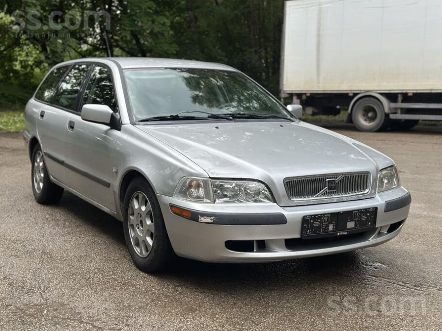 Volvo V40 2002 Rīga, ar dzinēja tilpumu 1.90 L un nobraukumu 0 tūkst. km par 950 €, foto 4 vietnē AUTOMOTO.COM.LV