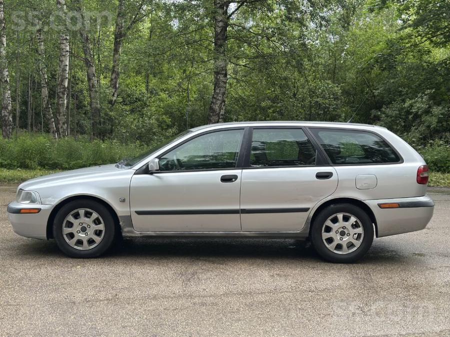 Volvo V40 2002 Rīga, ar dzinēja tilpumu 1.90 L un nobraukumu 0 tūkst. km par 950 €, foto 5 vietnē AUTOMOTO.COM.LV