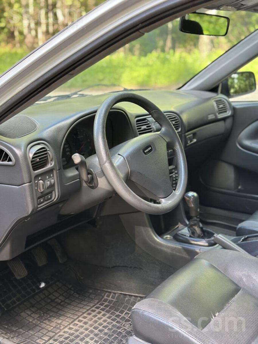 Volvo V40 2002 Rīga, ar dzinēja tilpumu 1.90 L un nobraukumu 0 tūkst. km par 950 €, foto 10 vietnē AUTOMOTO.COM.LV