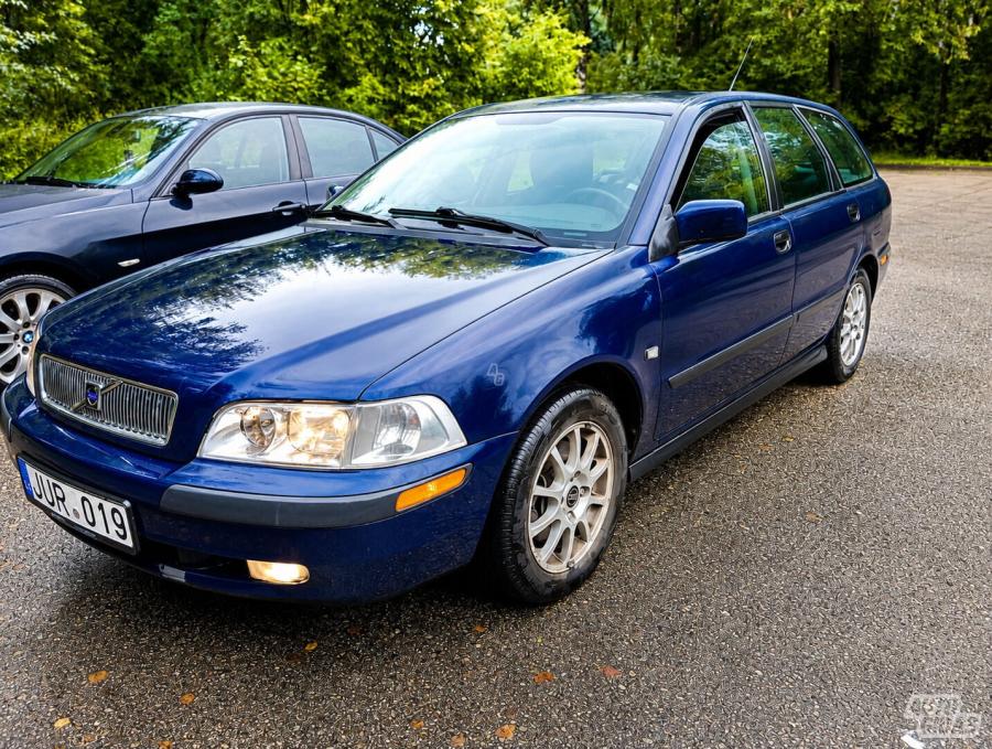 Volvo V40 2002 Anykščiai, ar dzinēja tilpumu 1.60 L un nobraukumu 259 tūkst. km par 1150 €, foto 3 vietnē AUTOMOTO.COM.LV
