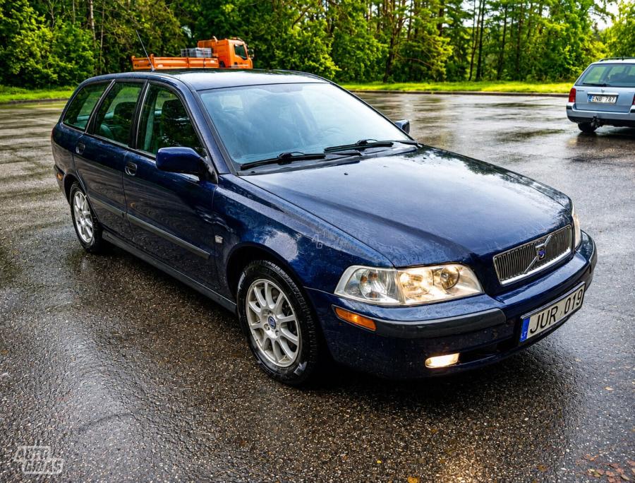 Volvo V40 2002 Anykščiai, ar dzinēja tilpumu 1.60 L un nobraukumu 259 tūkst. km par 1150 €, foto 4 vietnē AUTOMOTO.COM.LV