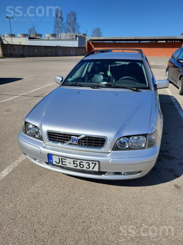 Volvo V40 2003 in Riga, with an engine capacity of 1.90 L and mileage of 359 thousand km for 800 €, photo 1 on AUTOMOTO.COM.LV