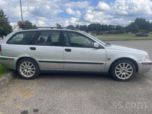 Volvo V40 2003 Preiļi, ar dzinēja tilpumu 1.90 L un nobraukumu 275 tūkst. km par 1700 €, foto 3 vietnē AUTOMOTO.COM.LV