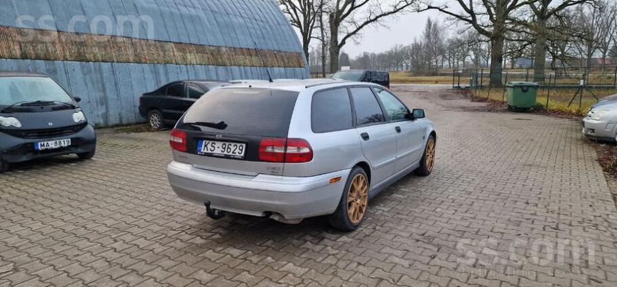 Volvo V40 2003 Valmiera, ar dzinēja tilpumu 1.90 L un nobraukumu 392 tūkst. km par 1500 €, foto 3 vietnē AUTOMOTO.COM.LV