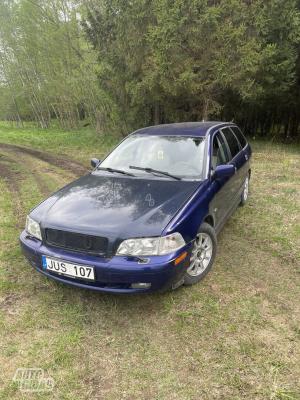 Volvo V40 2003 in Utena, with an engine capacity of 1.90 L and mileage of 418 thousand km for 830 €, photo  on AUTOMOTO.COM.LV