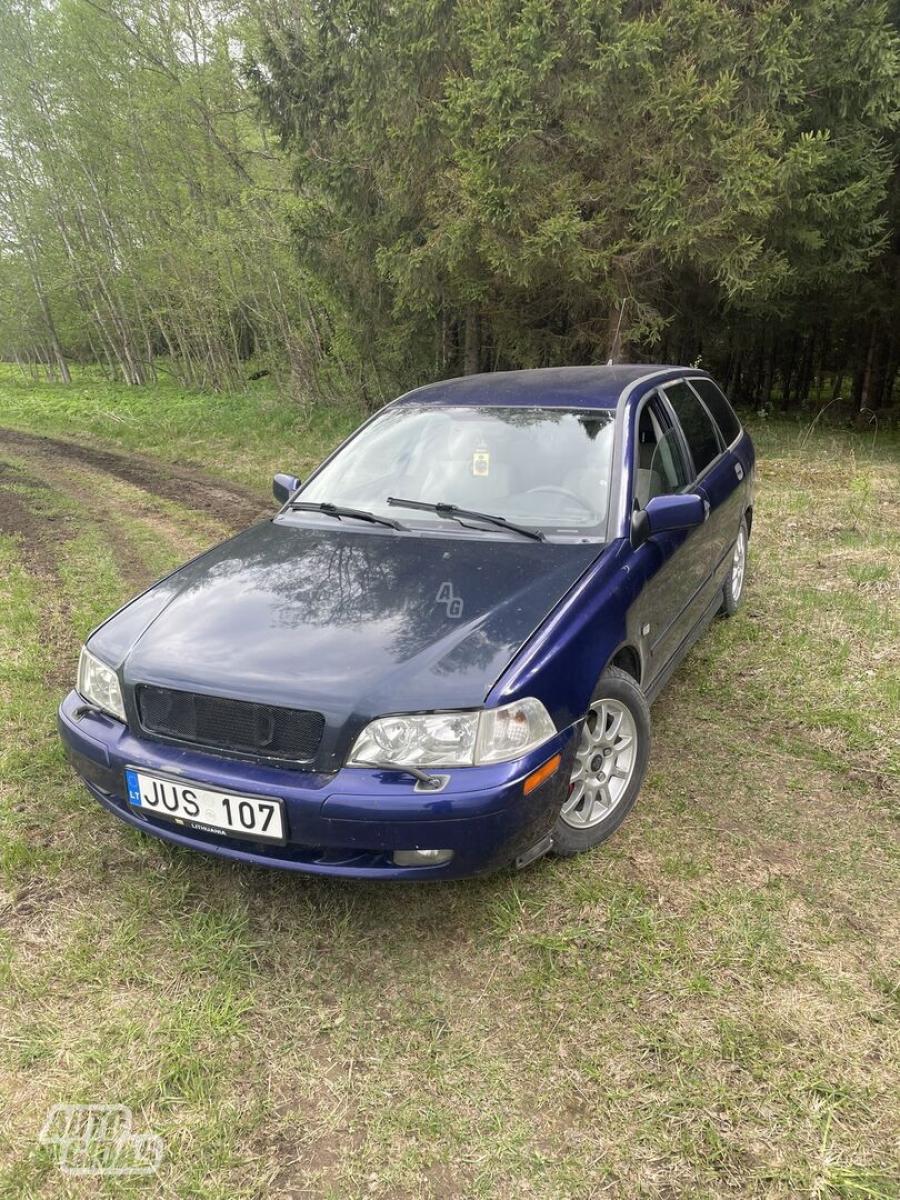 Volvo V40 2003 in Utena, with an engine capacity of 1.90 L and mileage of 418 thousand km for 830 €, photo 1 on AUTOMOTO.COM.LV