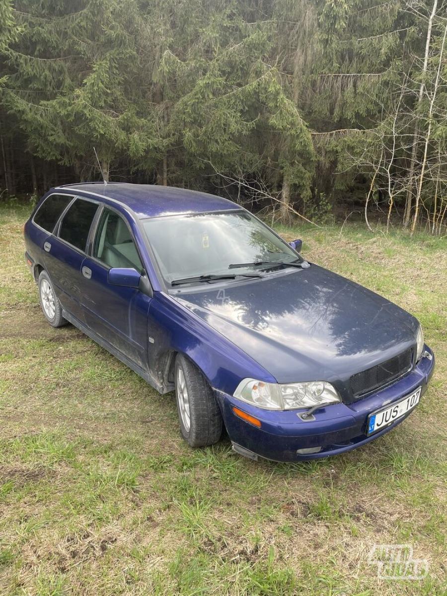 Volvo V40 2003 in Utena, with an engine capacity of 1.90 L and mileage of 418 thousand km for 830 €, photo 5 on AUTOMOTO.COM.LV