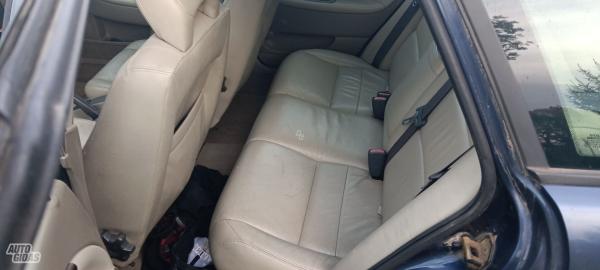 Volvo V40 2003 in Vilnius, with an engine capacity of 1.90 L and mileage of 388 thousand km for 500 €, photo 6 on AUTOMOTO.COM.LV