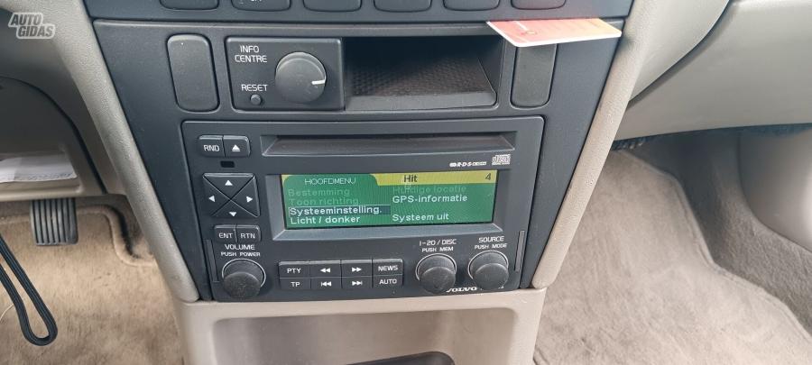 Volvo V40 2003 in Vilnius, with an engine capacity of 1.90 L and mileage of 388 thousand km for 500 €, photo 10 on AUTOMOTO.COM.LV