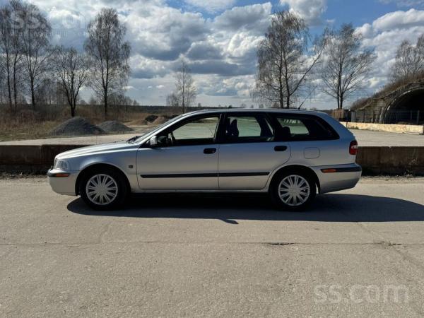 Volvo V40 2004 in Riga, with an engine capacity of 1.90 L and mileage of 0 thousand km for 1199 €, photo 2 on AUTOMOTO.COM.LV