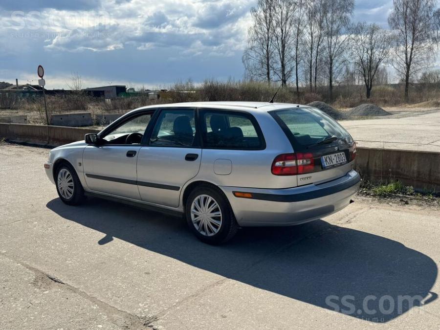 Volvo V40 2004 Rīga, ar dzinēja tilpumu 1.90 L un nobraukumu 0 tūkst. km par 1199 €, foto 4 vietnē AUTOMOTO.COM.LV
