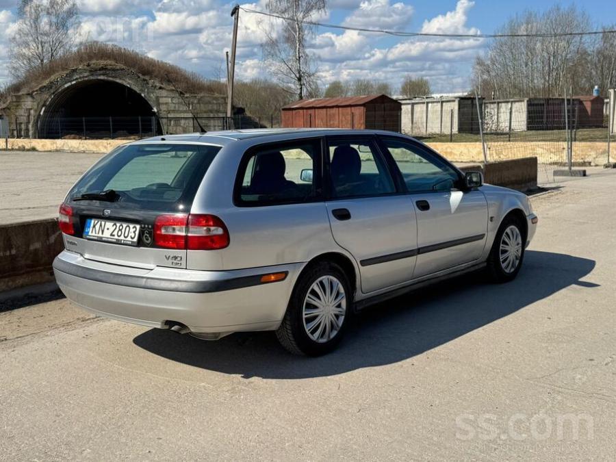 Volvo V40 2004 Rīga, ar dzinēja tilpumu 1.90 L un nobraukumu 0 tūkst. km par 1199 €, foto 6 vietnē AUTOMOTO.COM.LV