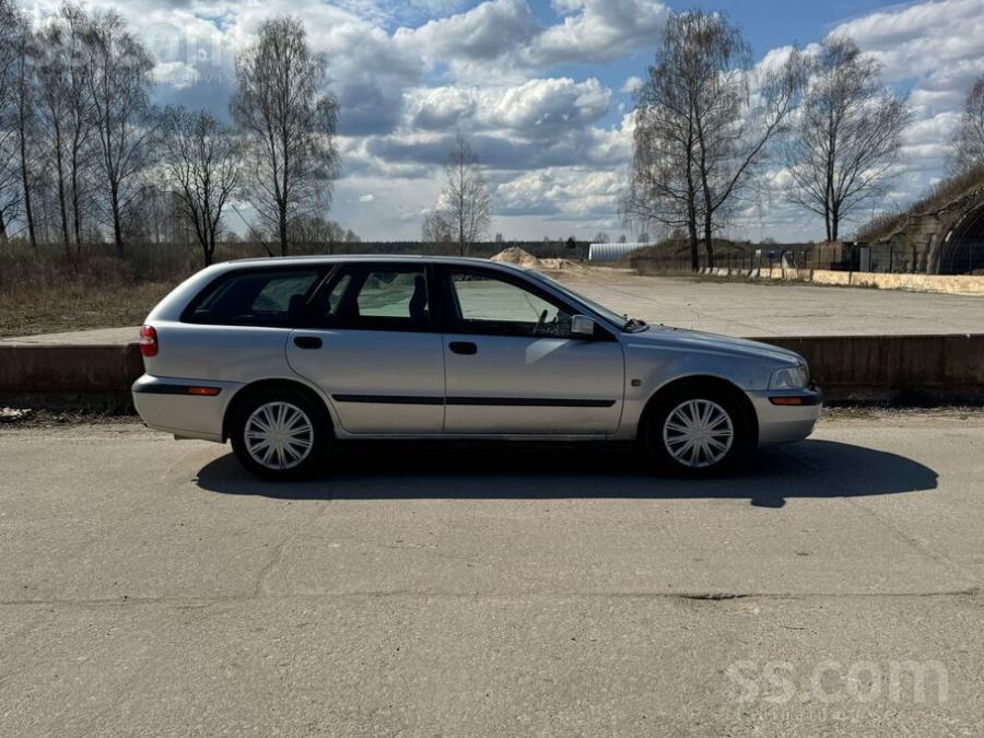 Volvo V40 2004 Rīga, ar dzinēja tilpumu 1.90 L un nobraukumu 0 tūkst. km par 1199 €, foto 7 vietnē AUTOMOTO.COM.LV