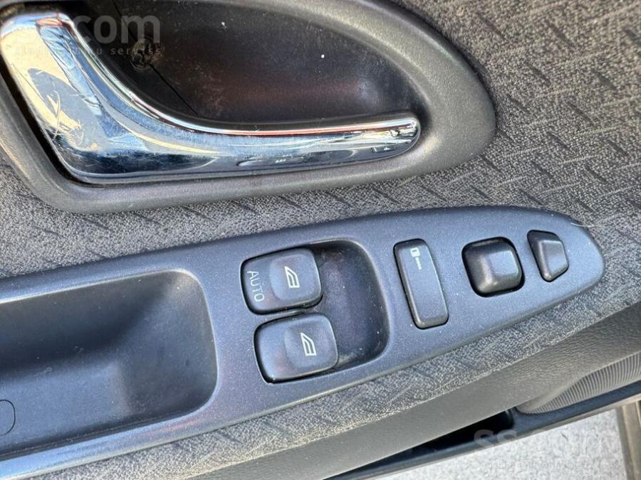 Volvo V40 2004 Rīga, ar dzinēja tilpumu 1.90 L un nobraukumu 0 tūkst. km par 1199 €, foto 15 vietnē AUTOMOTO.COM.LV