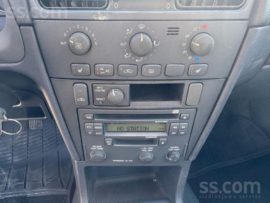 Volvo V40 2004 Rīga, ar dzinēja tilpumu 1.90 L un nobraukumu 0 tūkst. km par 1199 €, foto 17 vietnē AUTOMOTO.COM.LV