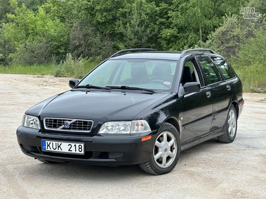 Volvo V40 2004 in Vilnius, with an engine capacity of 1.60 L and mileage of 230 thousand km for 700 €, photo 3 on AUTOMOTO.COM.LV