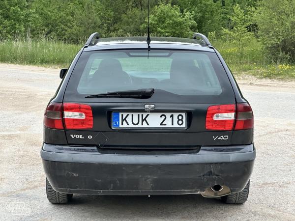 Volvo V40 2004 Viļņa, ar dzinēja tilpumu 1.60 L un nobraukumu 230 tūkst. km par 700 €, foto 7 vietnē AUTOMOTO.COM.LV