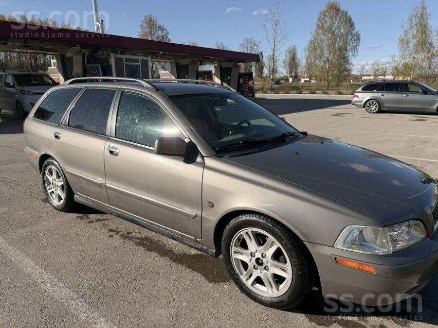 Volvo V40 2004 Ogre, ar dzinēja tilpumu 1.90 L un nobraukumu 348 tūkst. km par 1100 €, foto 3 vietnē AUTOMOTO.COM.LV